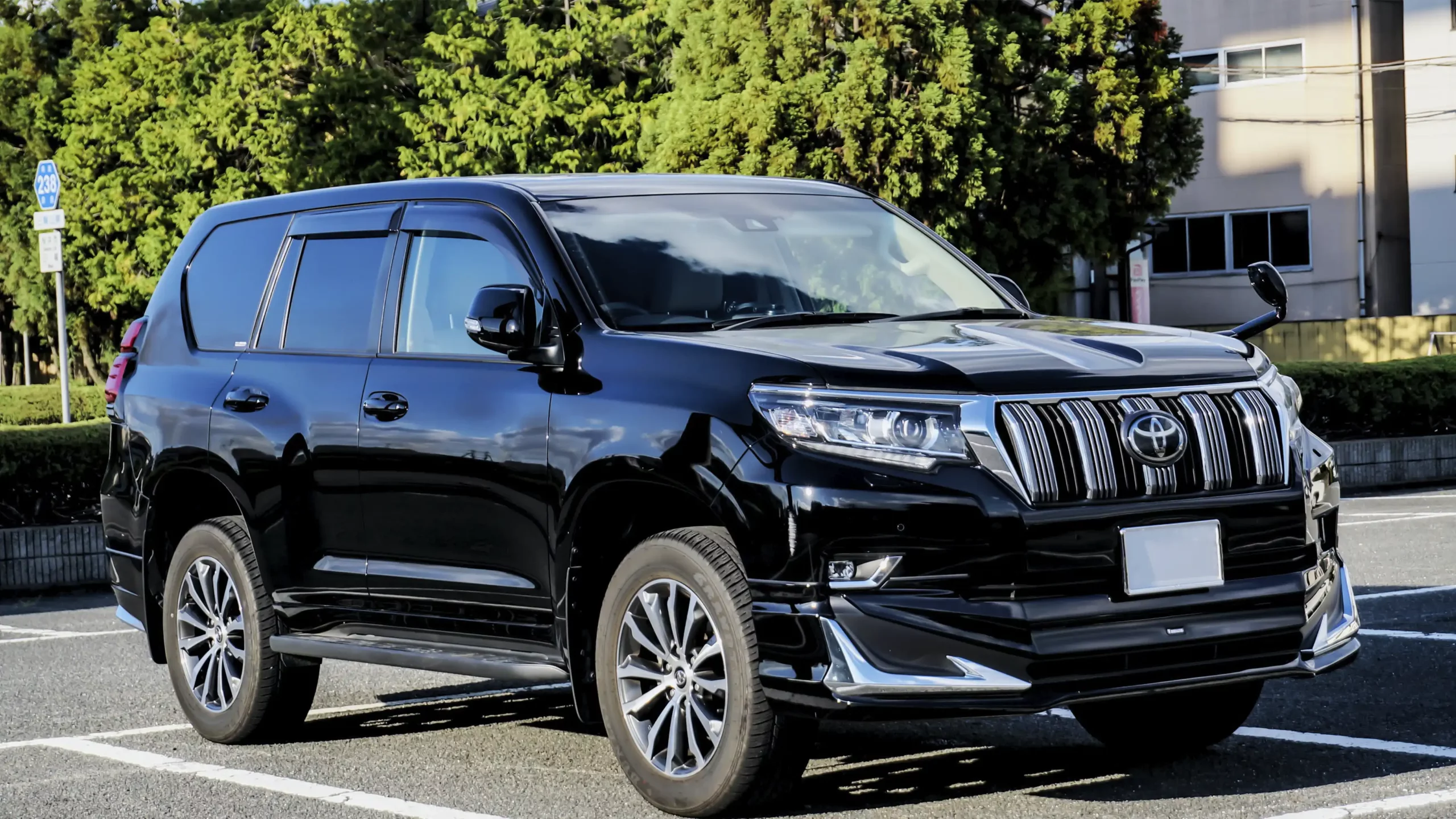 7 Seater Cars: What are they? An Overview - IEMLabs Blog